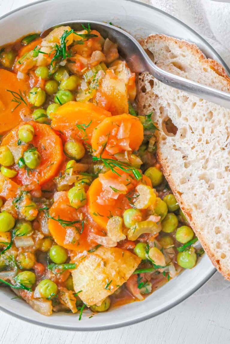 Romanian Green Pea Stew (Mancare de Mazare) - Cristina's Kitchen
